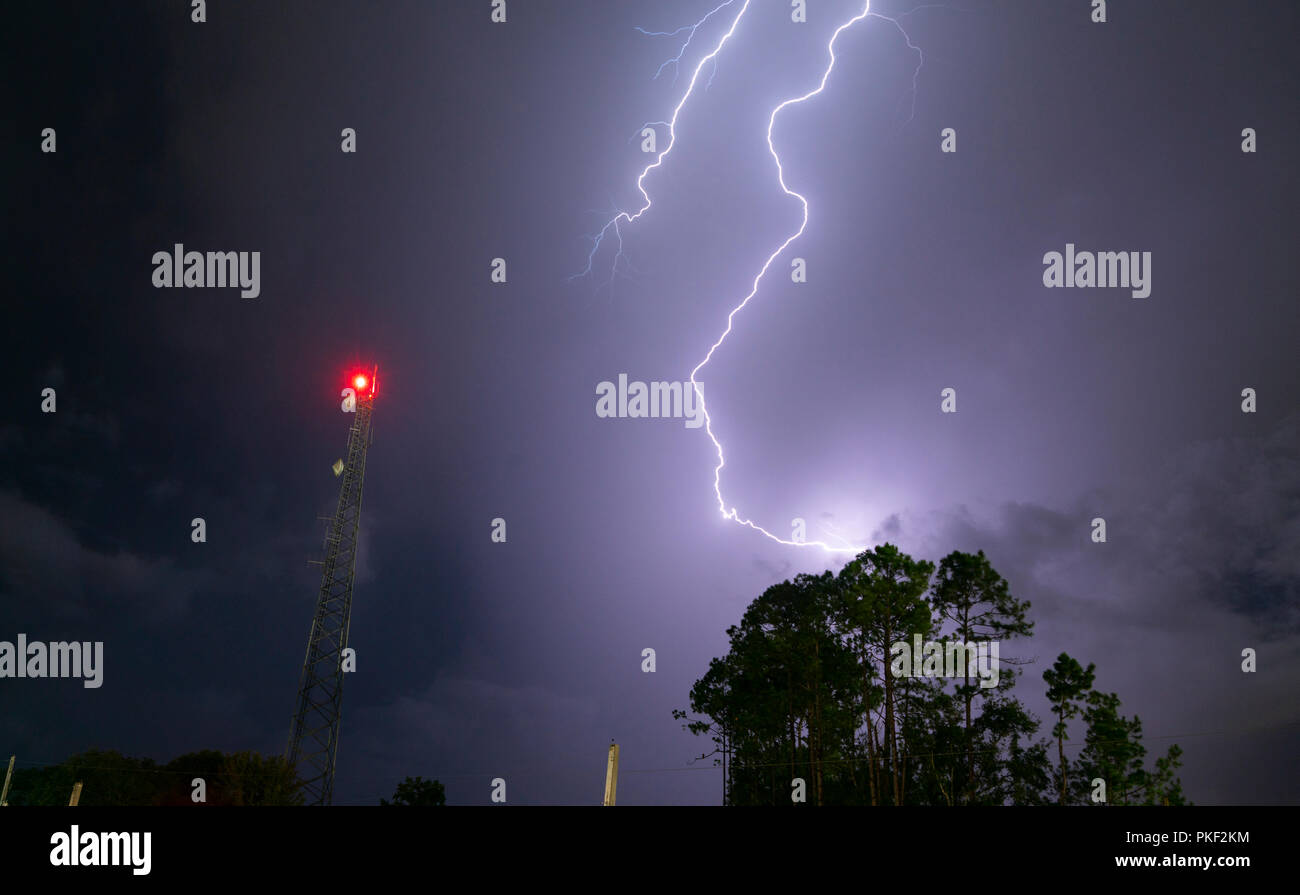 Lightning conductor hi-res stock photography and images - Alamy