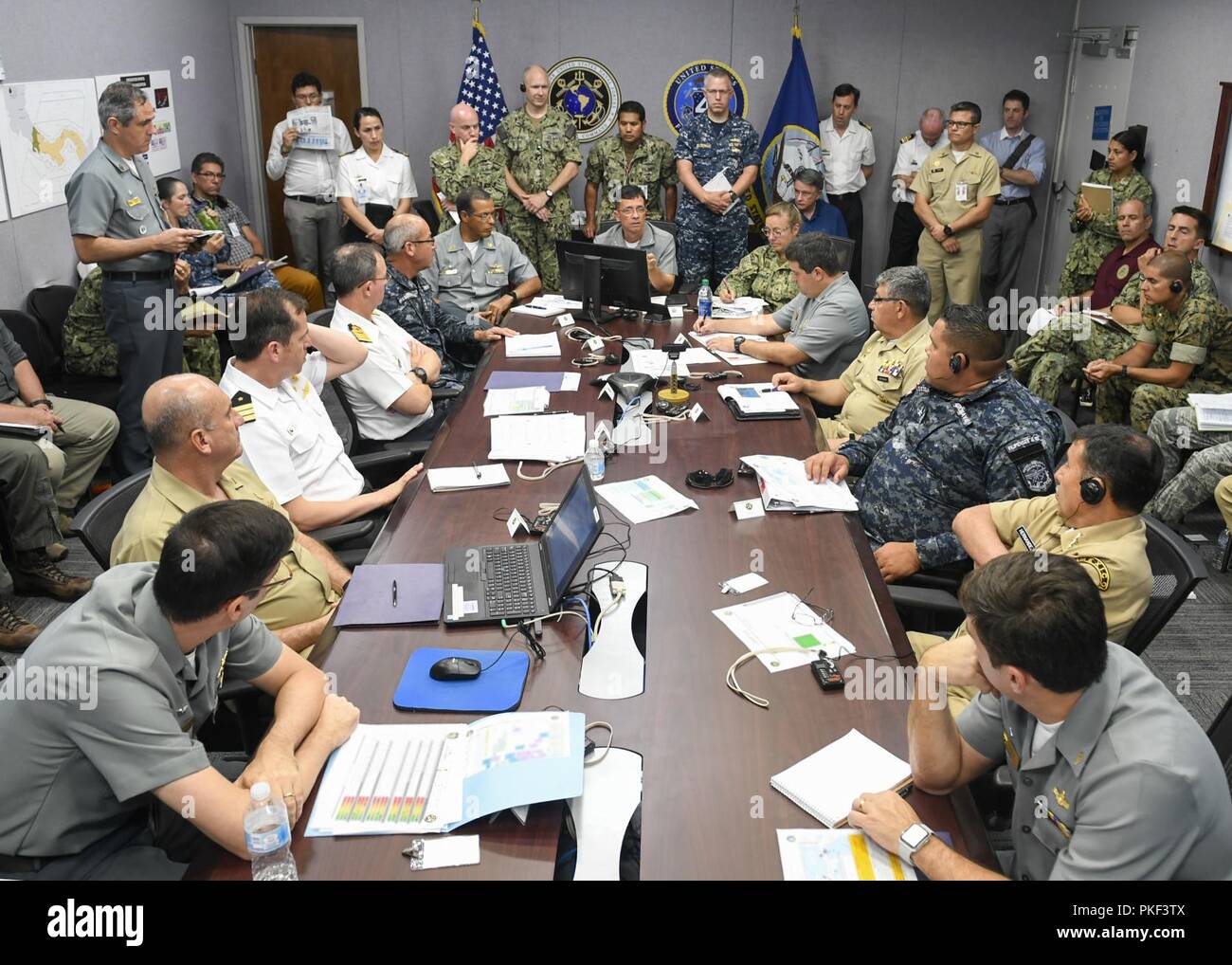 Commanders update brief hi-res stock photography and images - Alamy