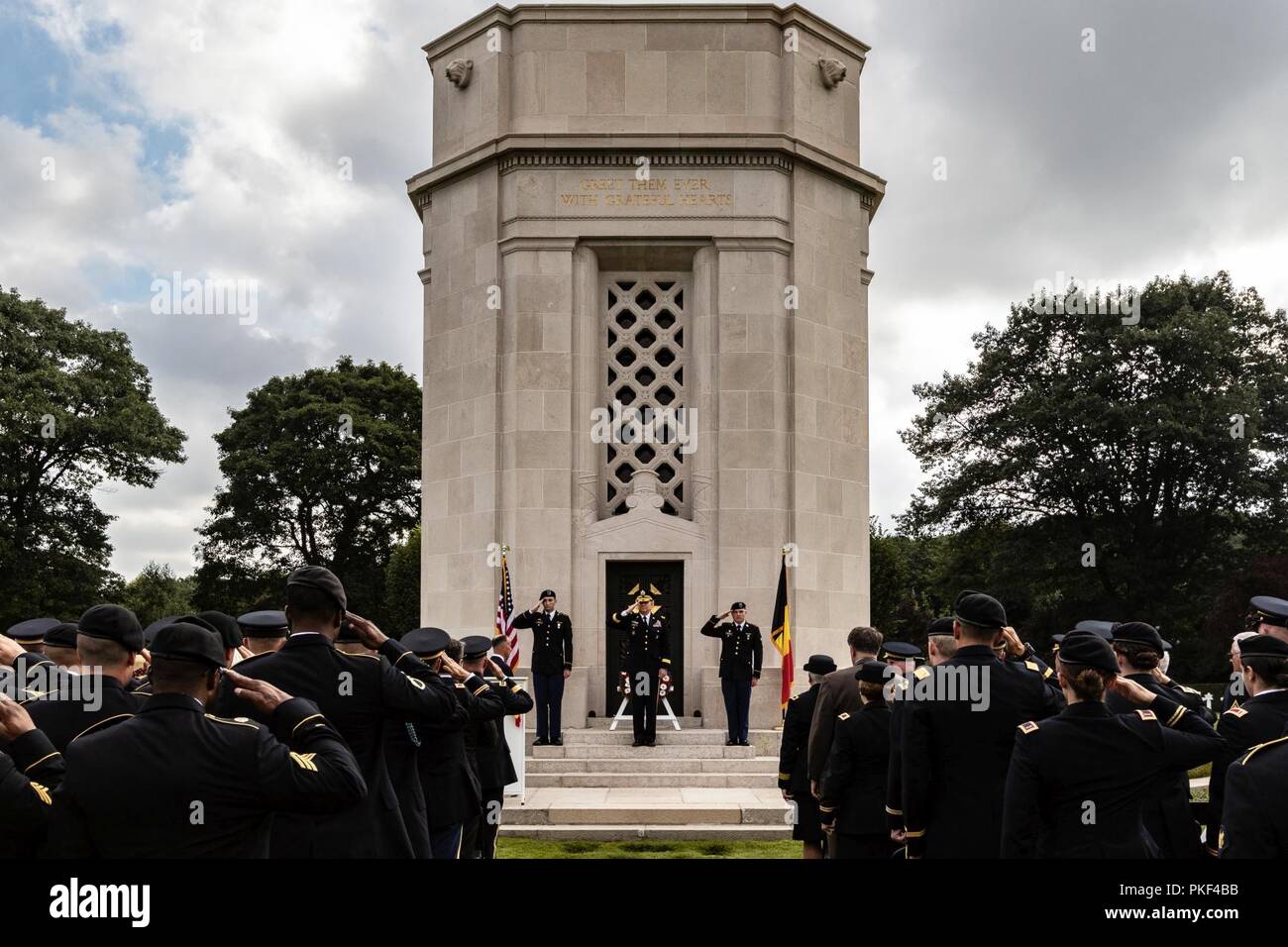 Lieutenant general timothy kadavy hi-res stock photography and images ...