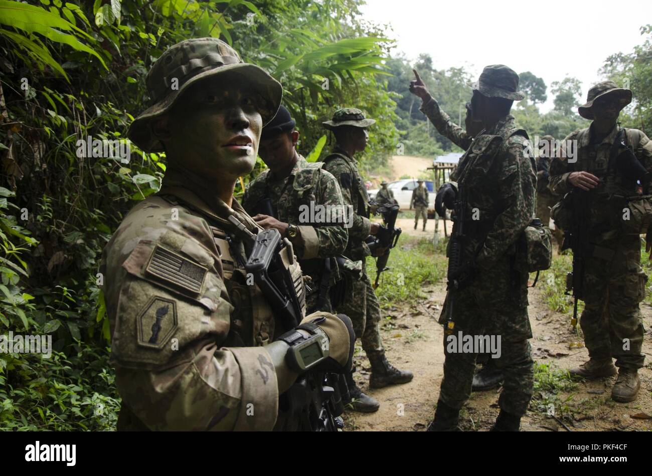 2nd Lt. Christopher Arakawa, Charlie Company, 100th Battalion, 442nd ...