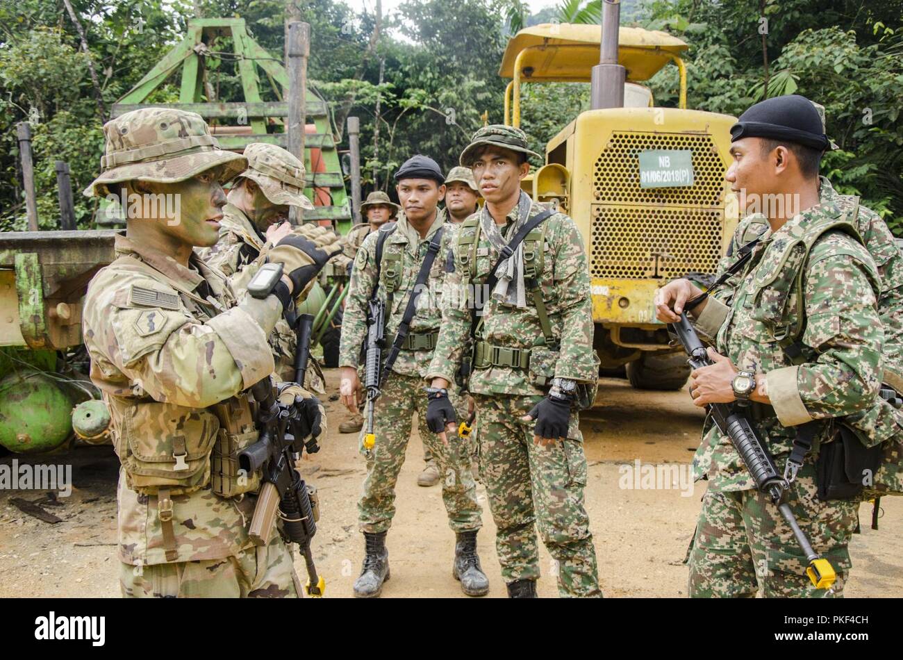 2nd Lt. Christopher Arakawa, Charlie Company, 100th Battalion, 442nd ...