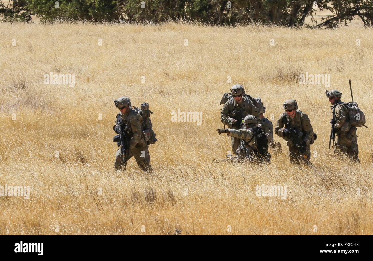 Soldiers with 1st Battalion, 186th Infantry Regiment, 41st Infantry ...