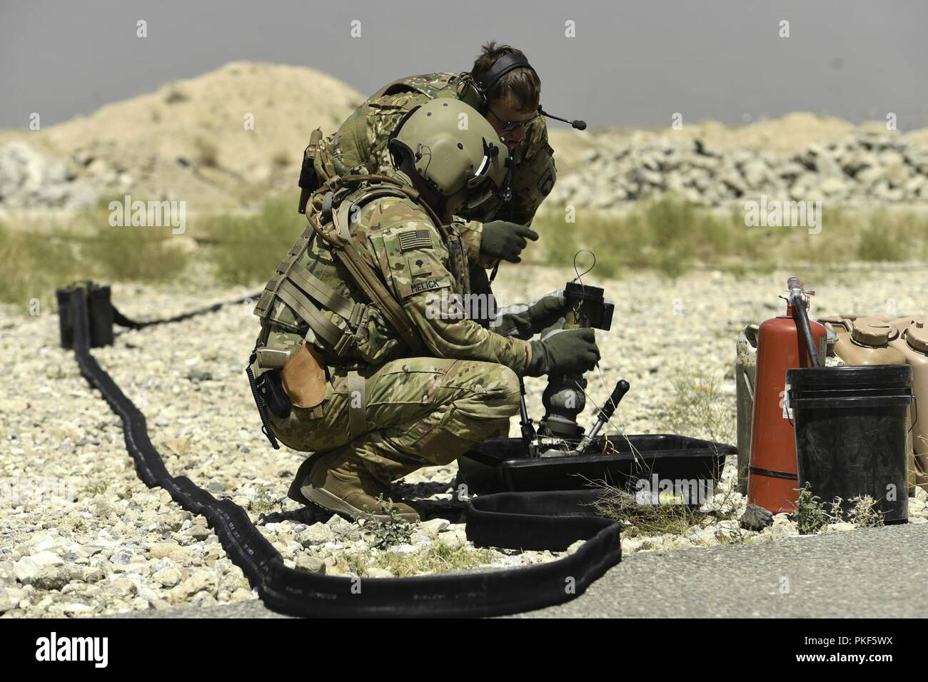 U.S. Army Soldiers with Company E, 6th battalion, 101st general support ...