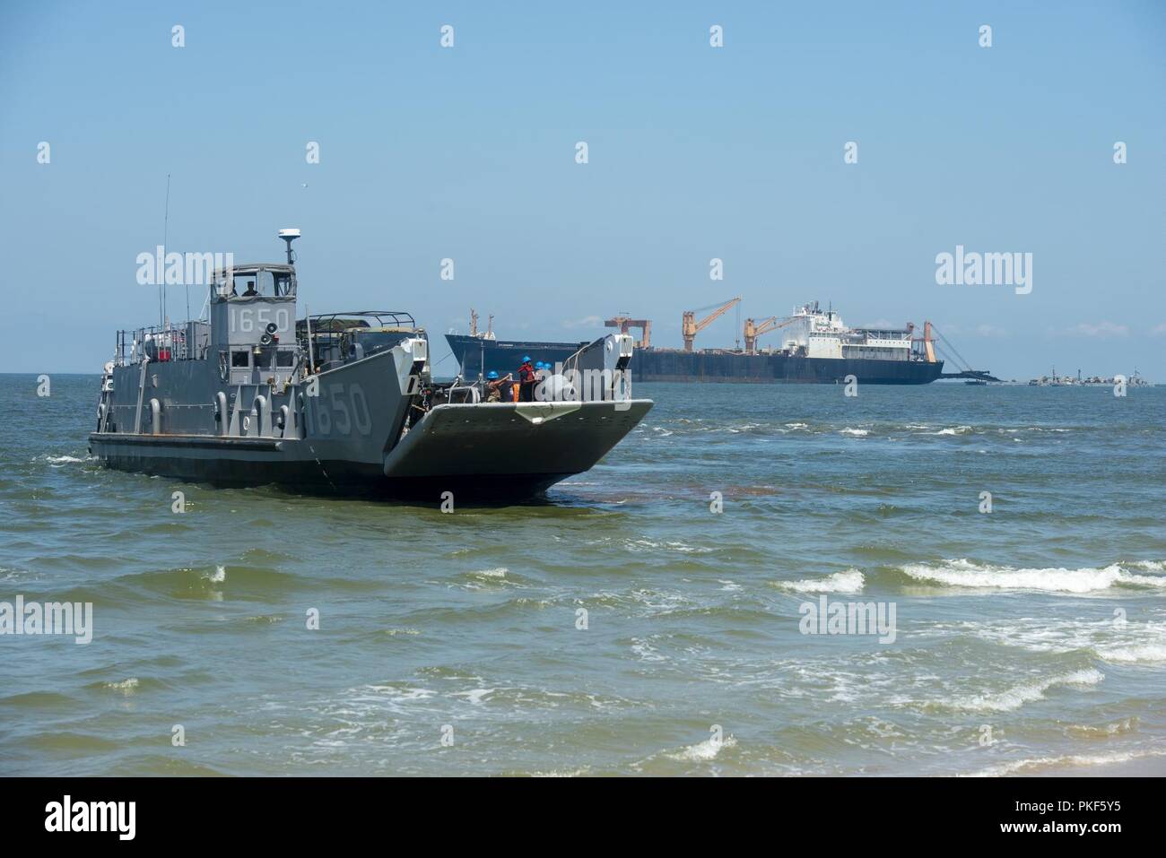 Us army lcu landing craft hi-res stock photography and images - Alamy