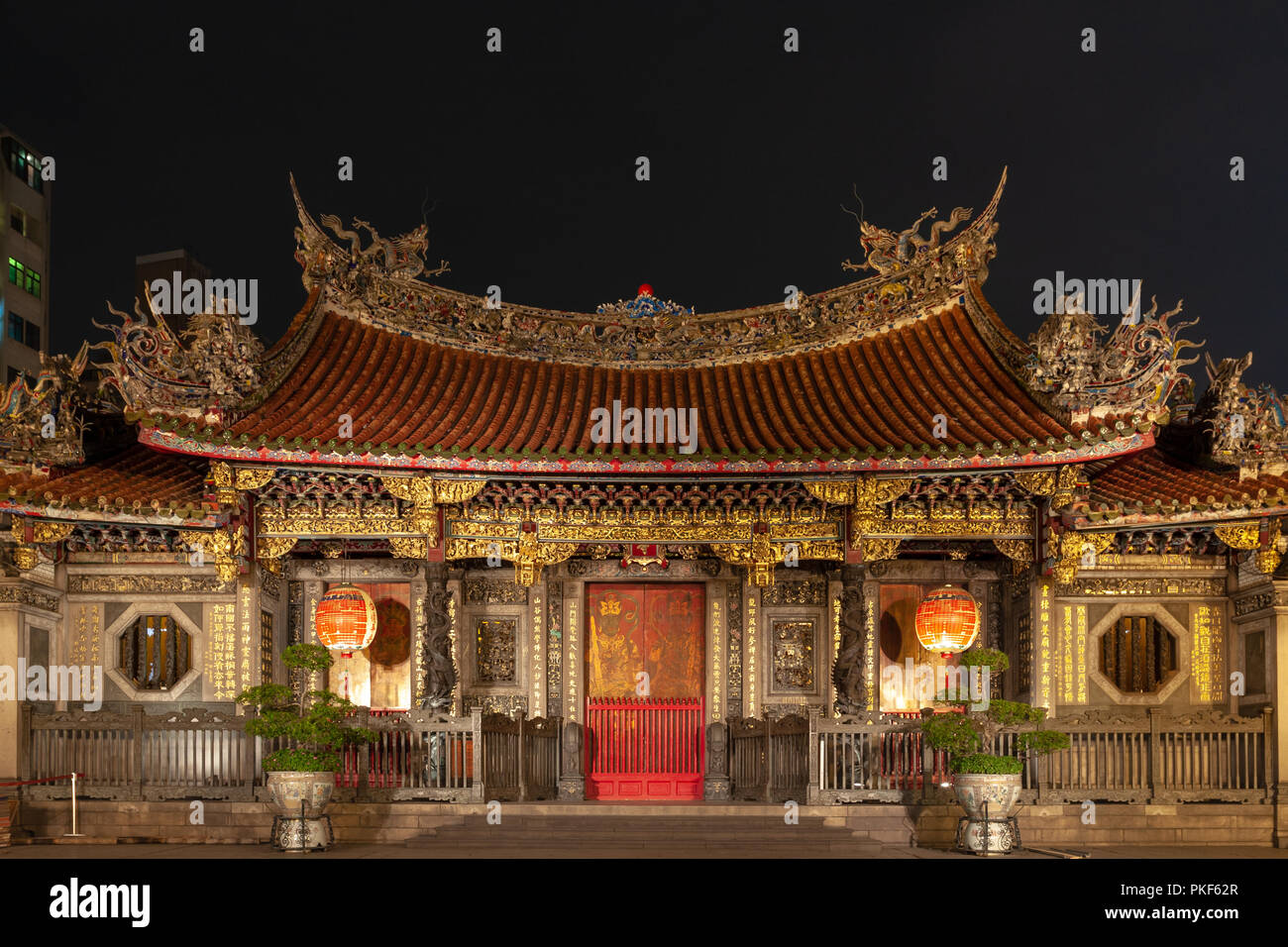 Lungshan (aka Longshan) Temple, historic Buddhist and Taoist temple ...