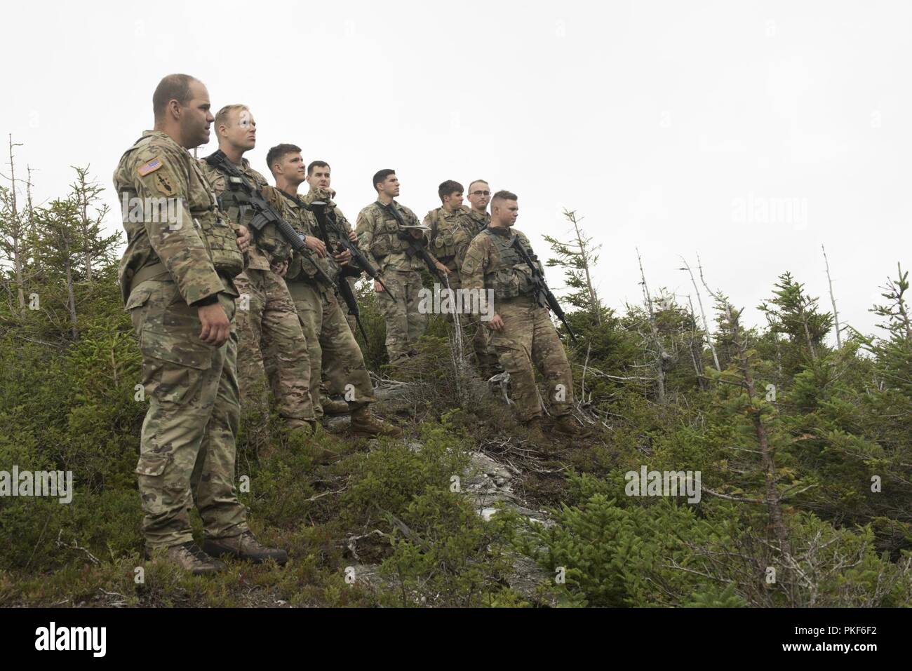 U.S. Army Soldiers, Headquarters and Headquarters Battery, 2nd ...