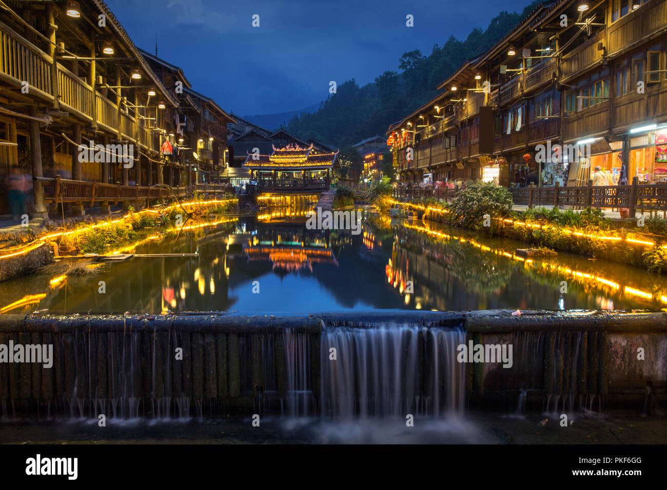 Liping hi-res stock photography and images - Alamy