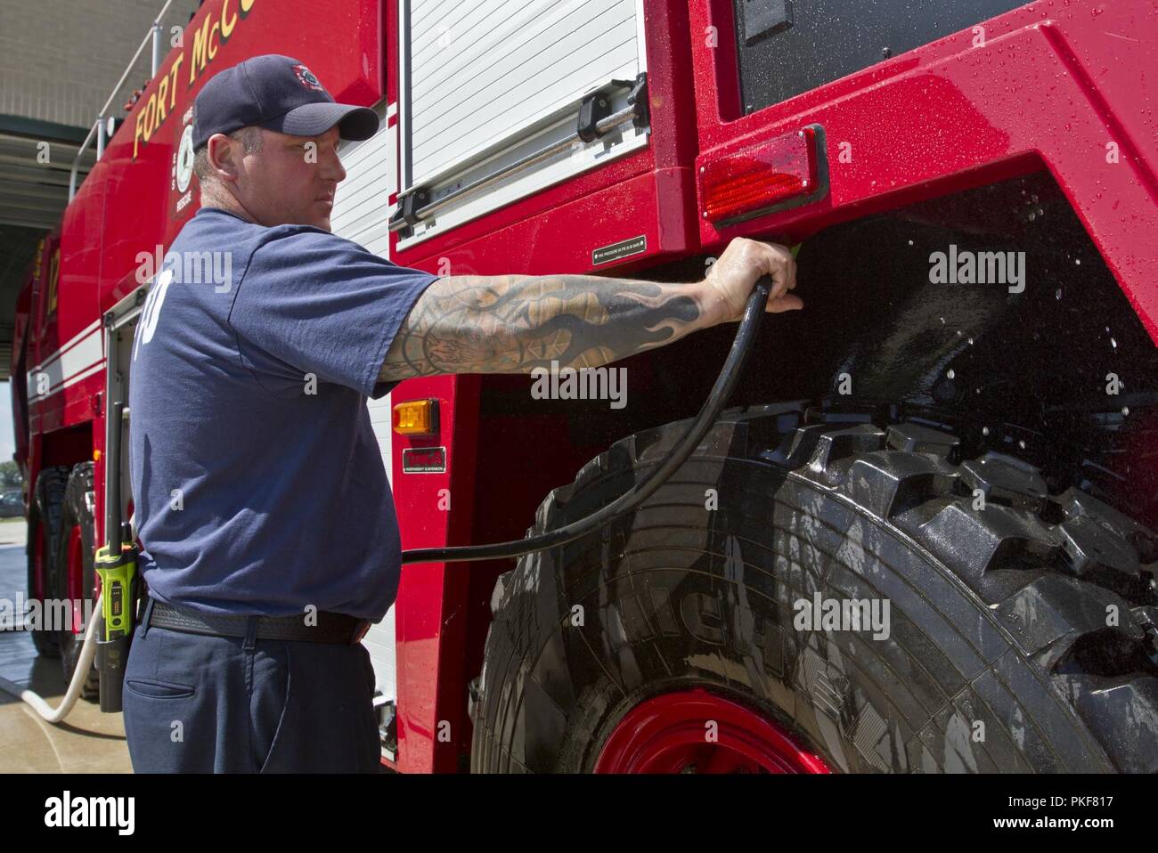Us military vehicle crash hi-res stock photography and images - Alamy