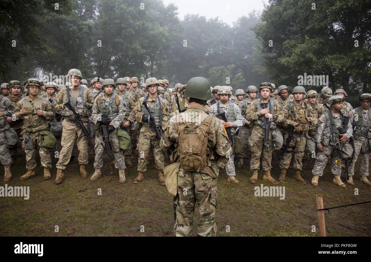 Basic soldiering hi-res stock photography and images - Alamy