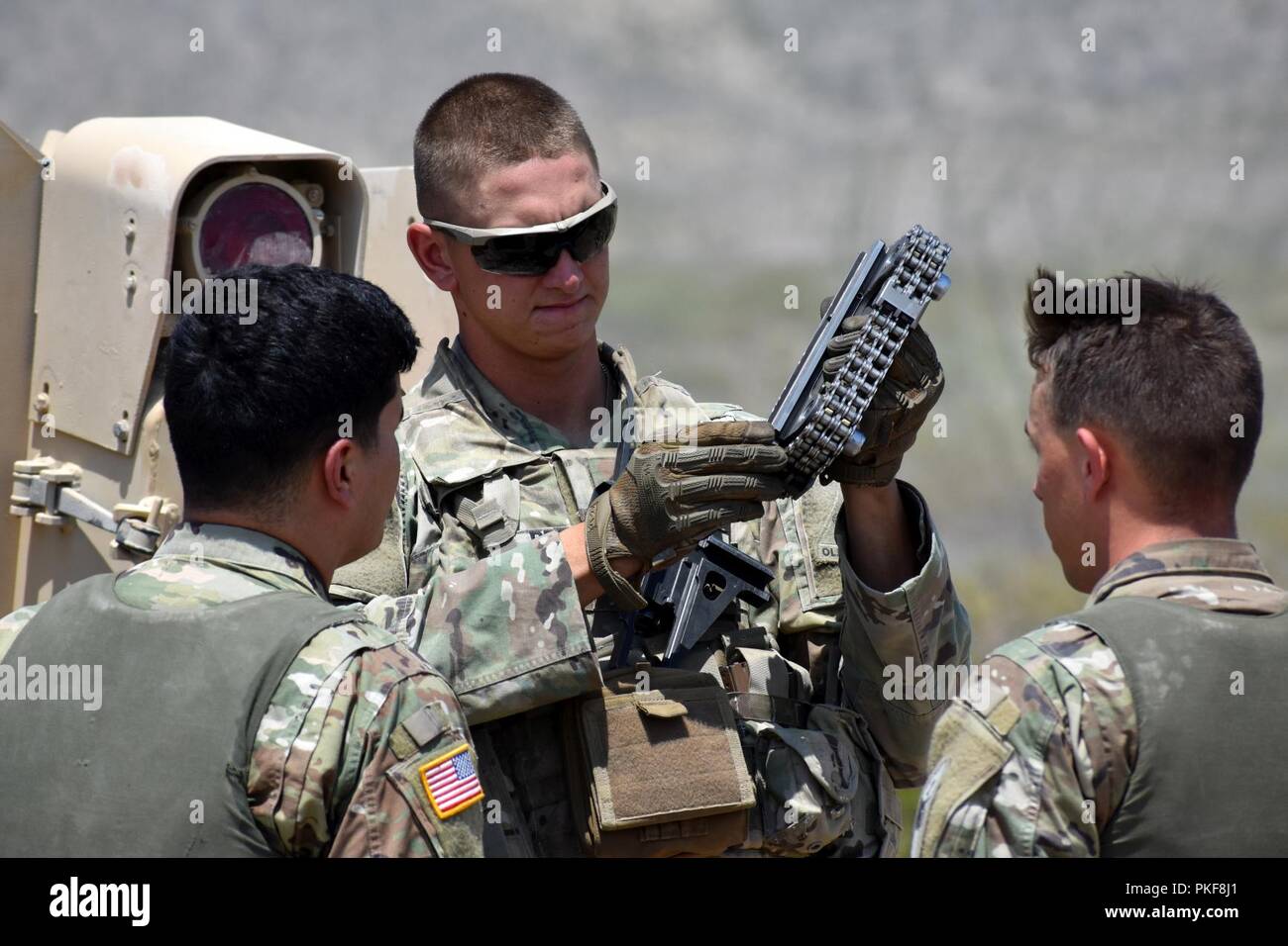 M242 bushmaster hi-res stock photography and images - Alamy