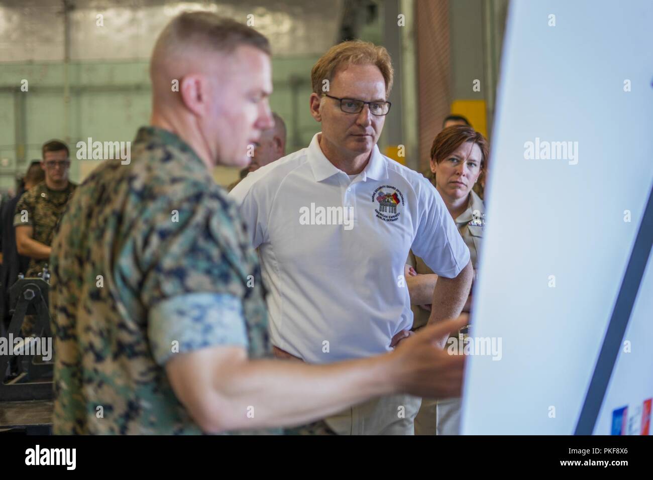 Maintenance battalion commanding officer hi-res stock photography and ...