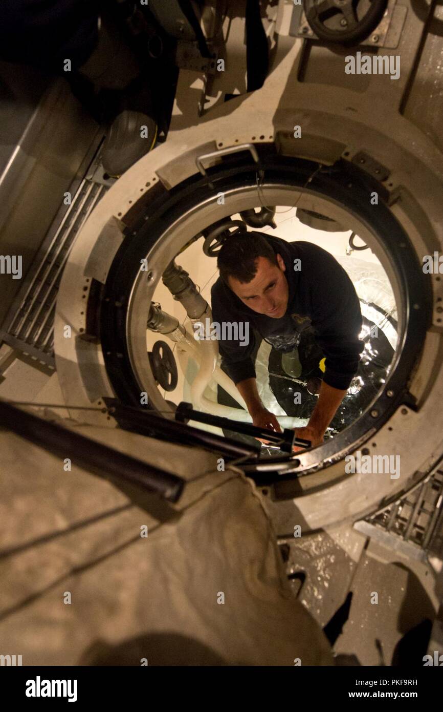 Pressurized rescue module hi-res stock photography and images - Alamy