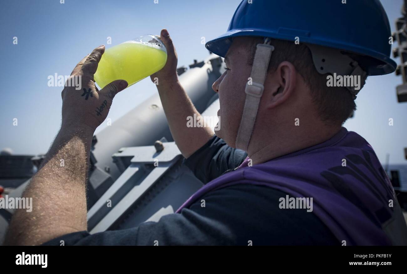 Amphibious assault fuel system hi-res stock photography and images - Alamy