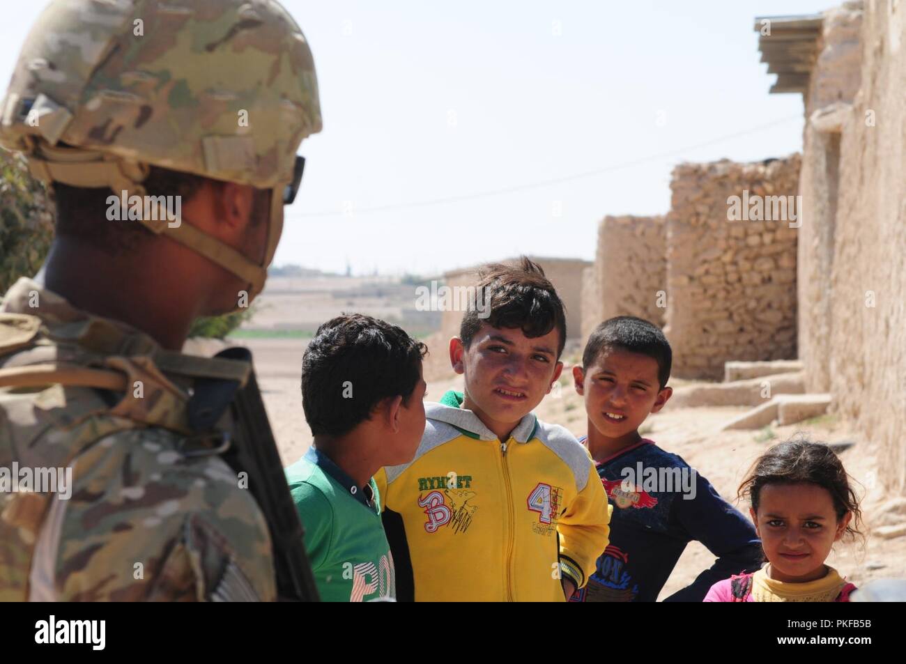 U s soldier children during patrol hi-res stock photography and images ...