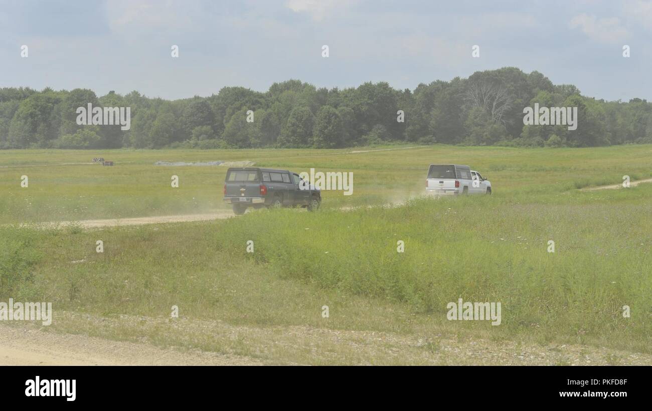 76th Aerial Port Squadron Reserve Citizen Airmen rush out to recover ...