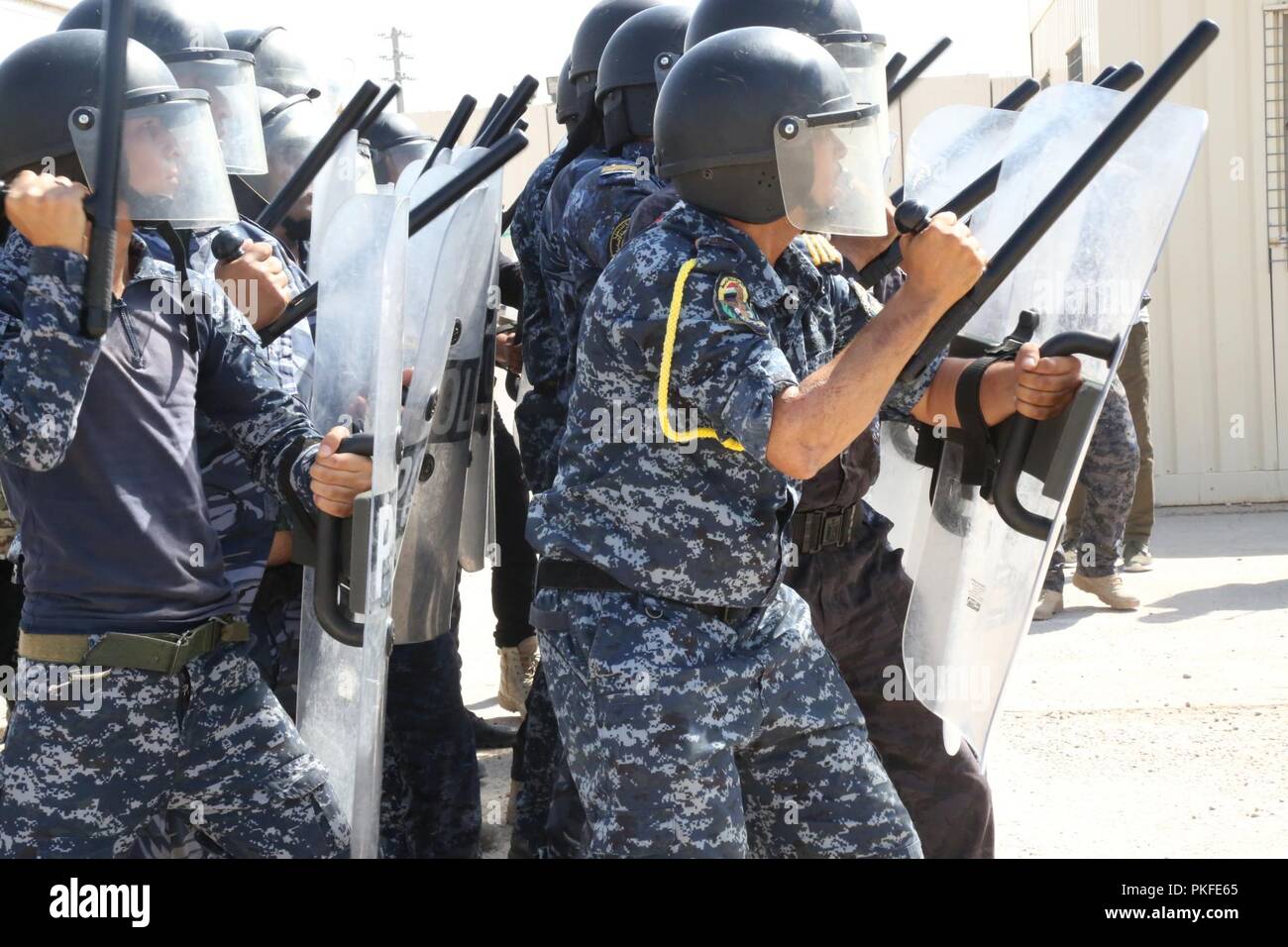 Iraqi national police force hi-res stock photography and images - Alamy