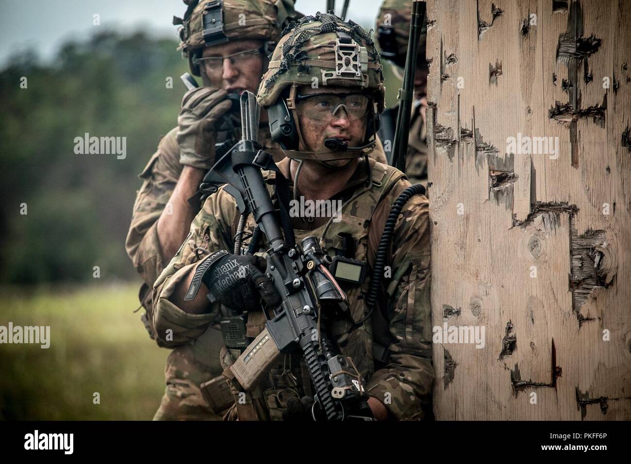 U.S. Army Soldiers assigned to 1st Battalion, 21st Infantry Regiment ...