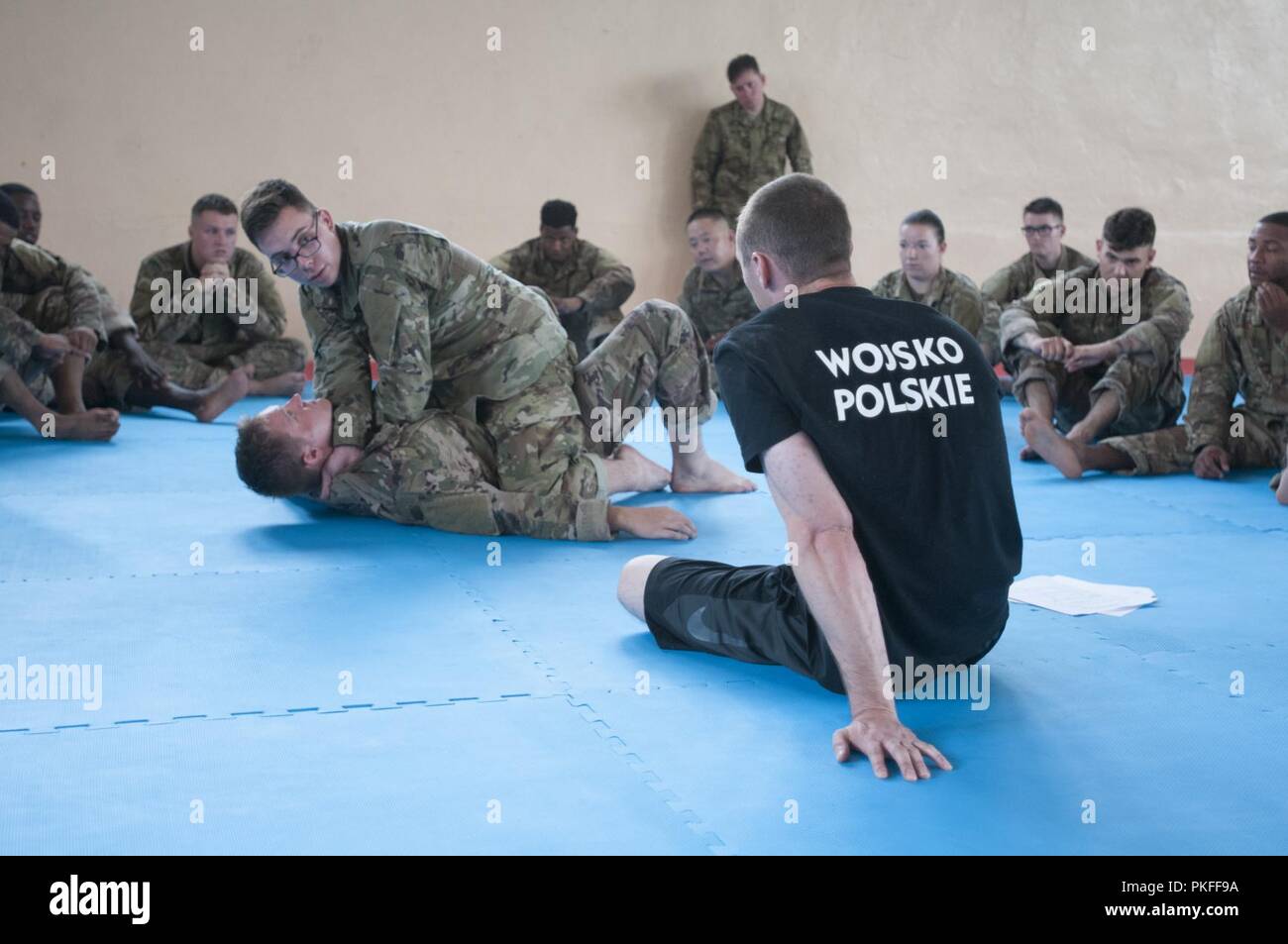 Choke lead hi-res stock photography and images - Alamy