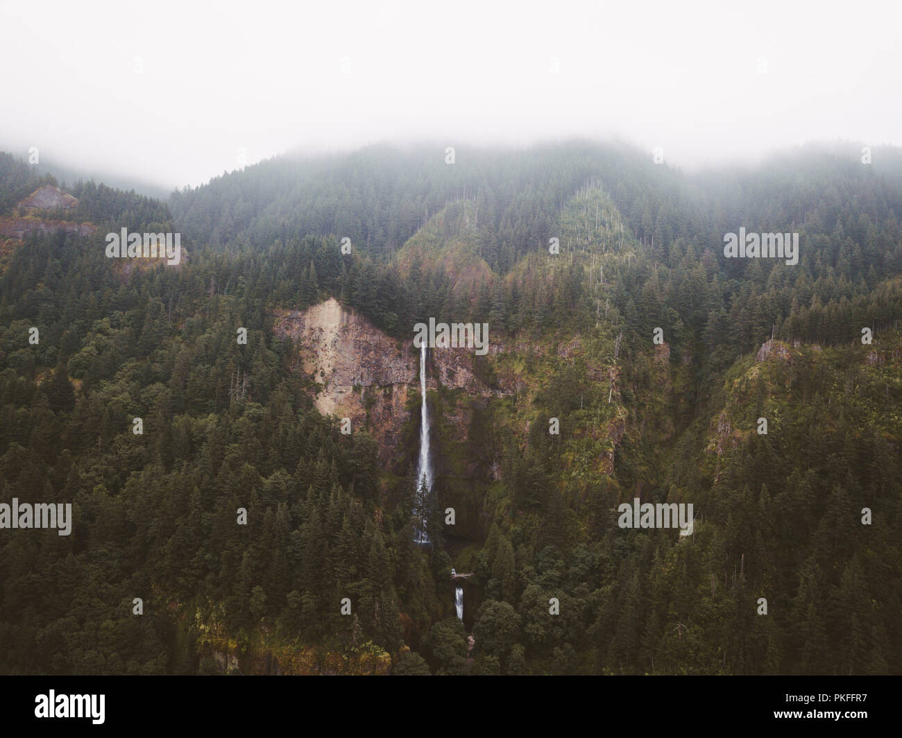 Aerial landscape multnomah falls hi-res stock photography and images ...