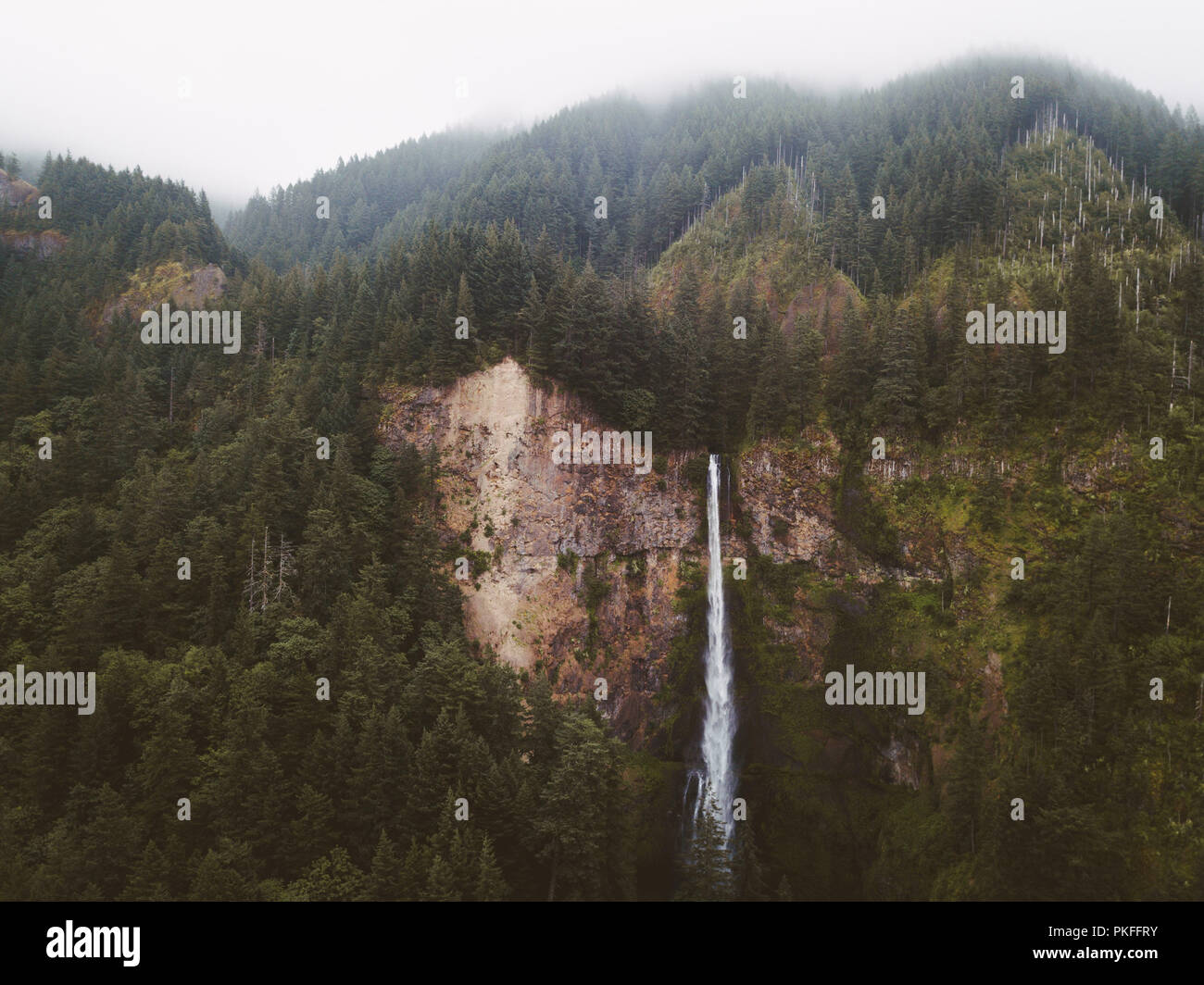 Aerial landscape multnomah falls hi-res stock photography and images ...