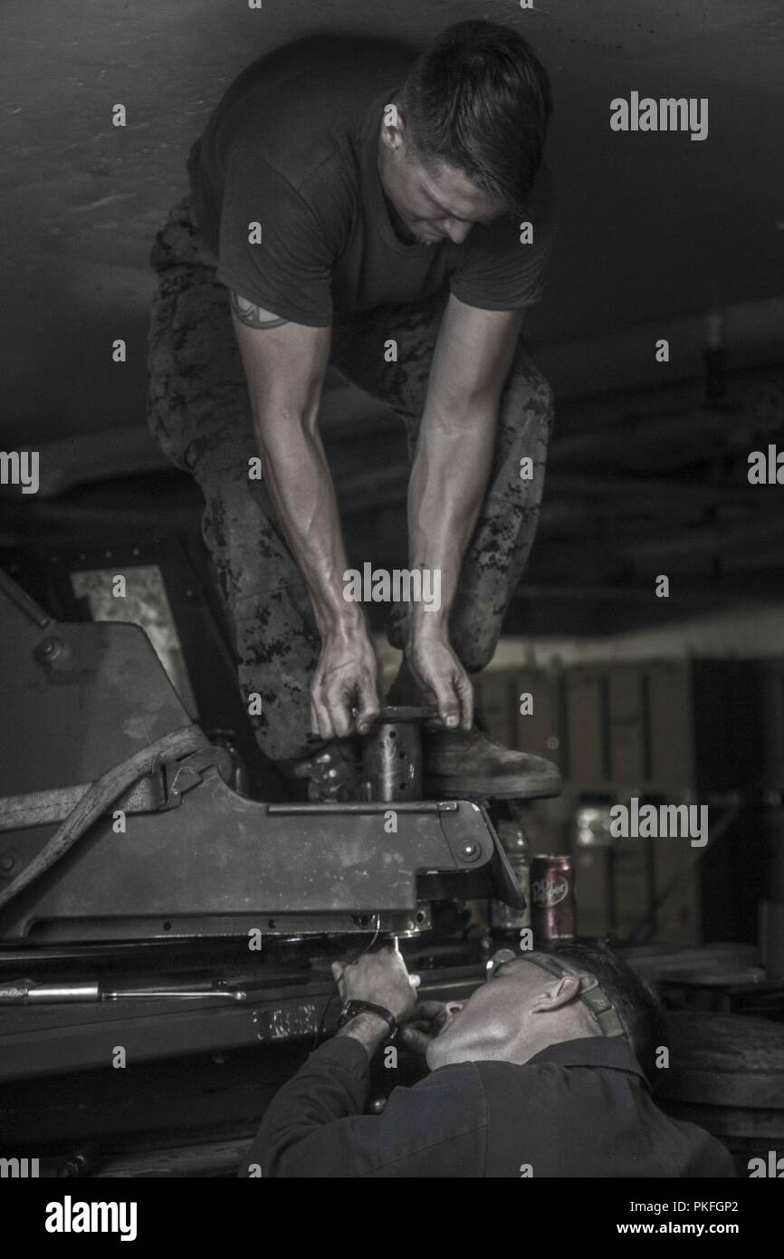 Combat logistics battalion 13 hi-res stock photography and images - Alamy