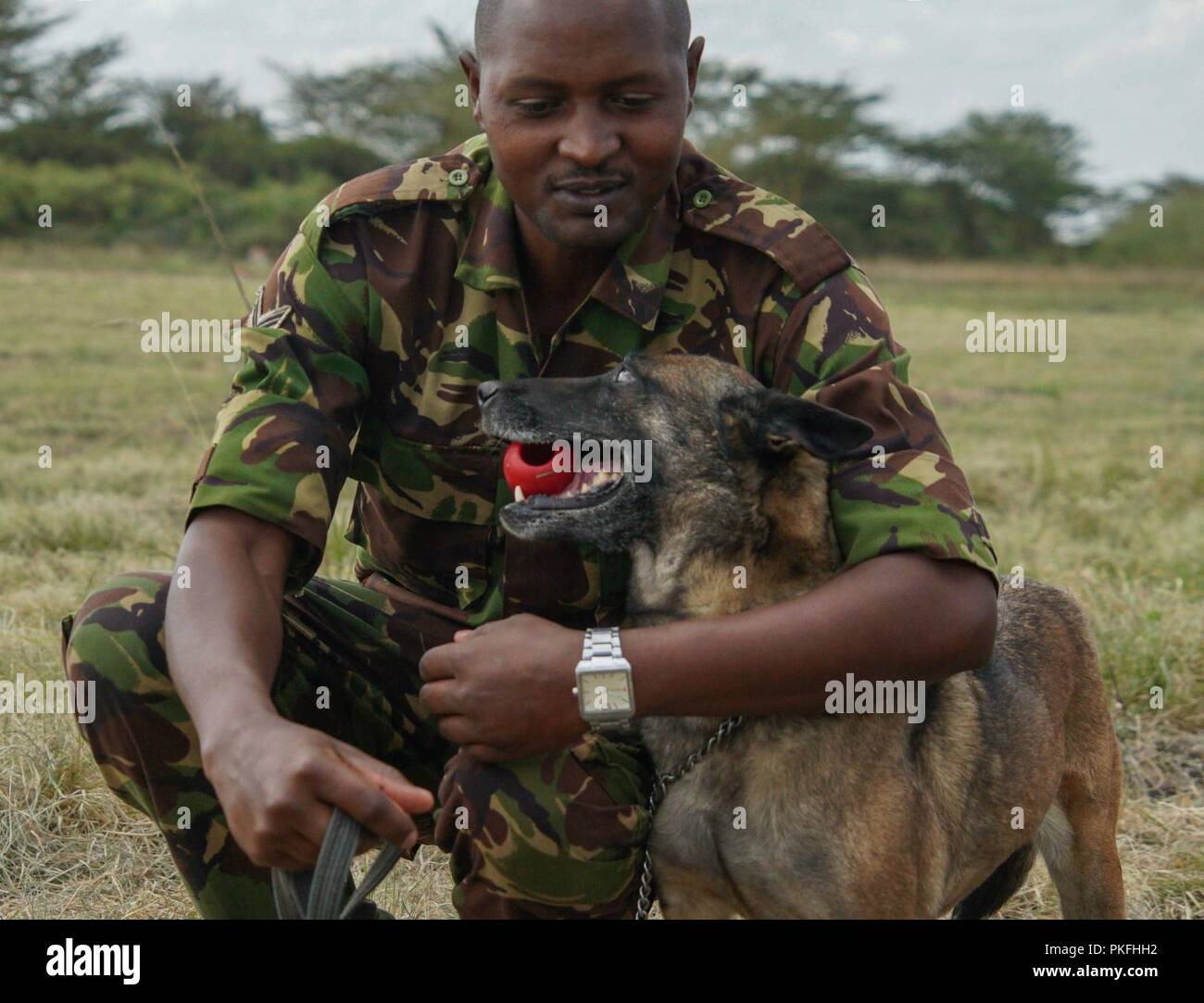 Kenya defense forces hi-res stock photography and images - Alamy