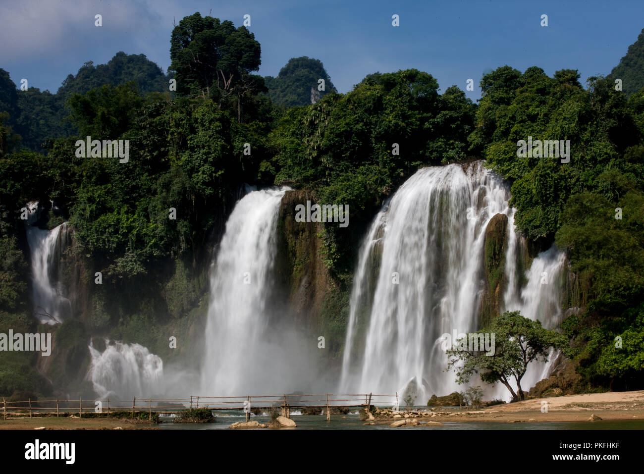 Guangxi detian waterfall Stock Photo - Alamy