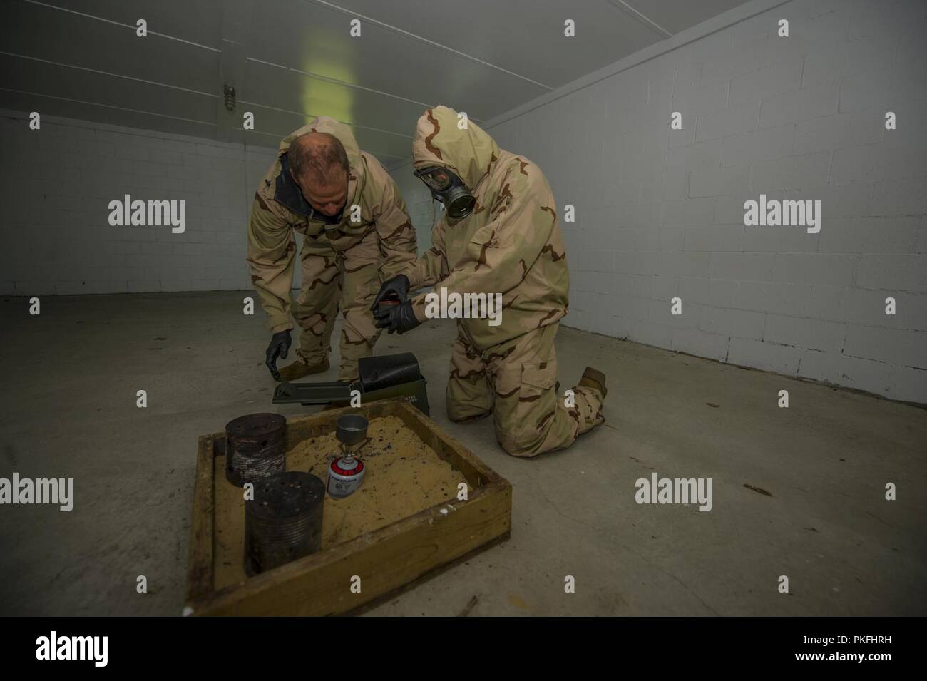 Marines from Company E, 4th Reconnaissance Battaltion, 4th Marine ...