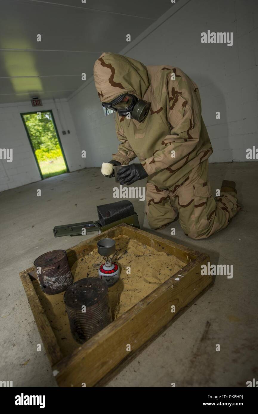 Marines from Company E, 4th Reconnaissance Battaltion, 4th Marine ...