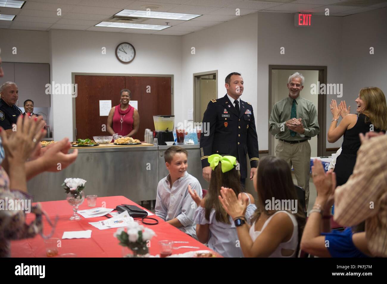 Military entrance processing station hi-res stock photography and ...