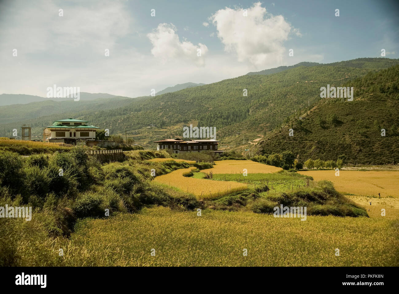 Sloping clouds hi-res stock photography and images - Alamy
