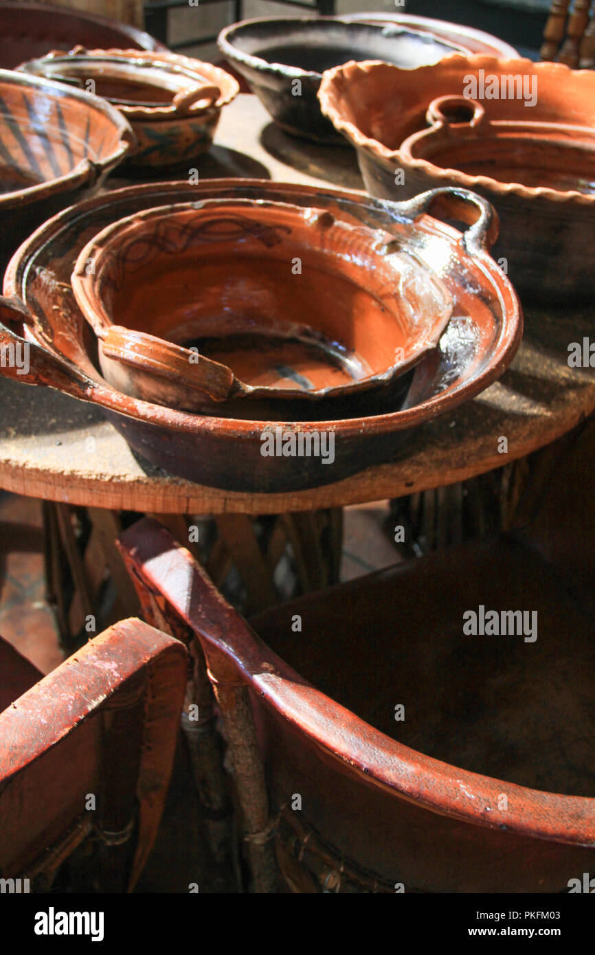 Clay cooking pots hi-res stock photography and images - Alamy