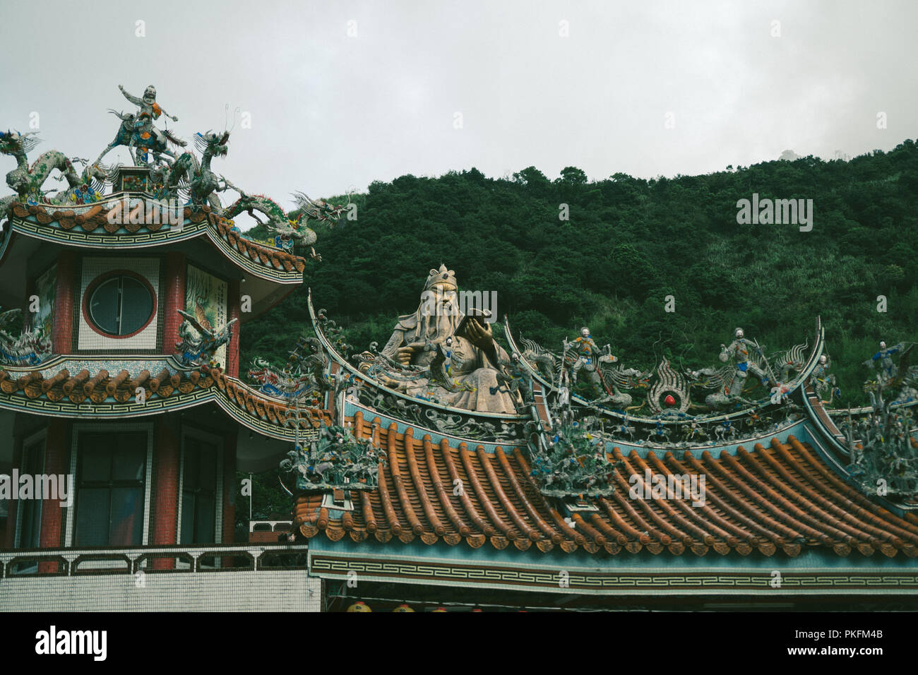 Taiwanese temple hi-res stock photography and images - Alamy