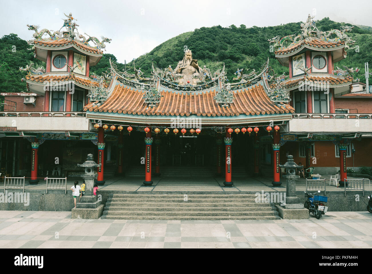 Taiwanese Temple Asian Buddhist Decorative Stock Photo - Alamy