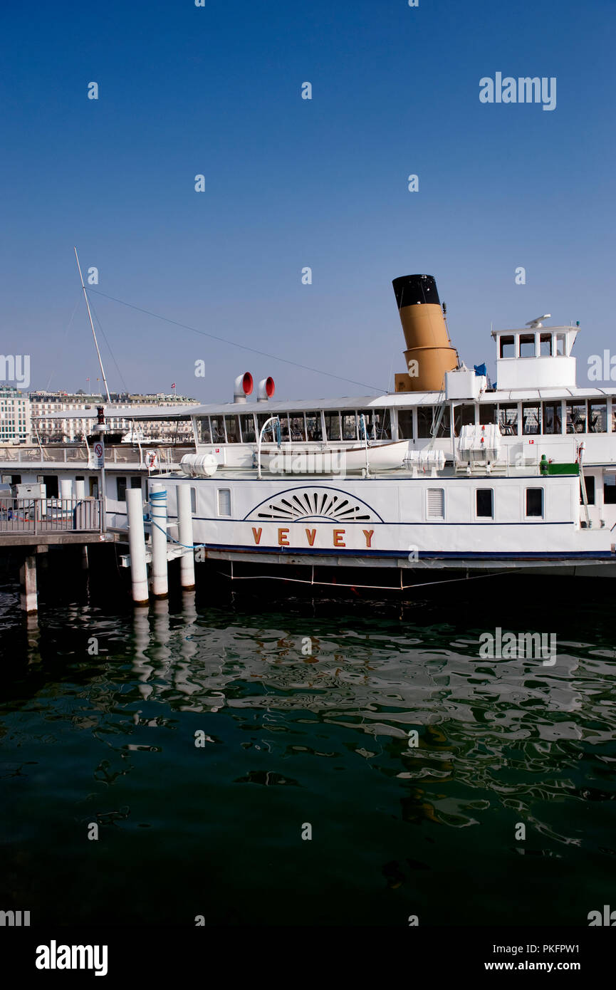 The Vevey paddleboat on the Leman lake in Geneva (Switzerland, 17/04 ...