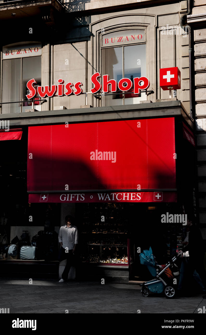 Swiss souvenirs hi-res stock photography and images - Alamy