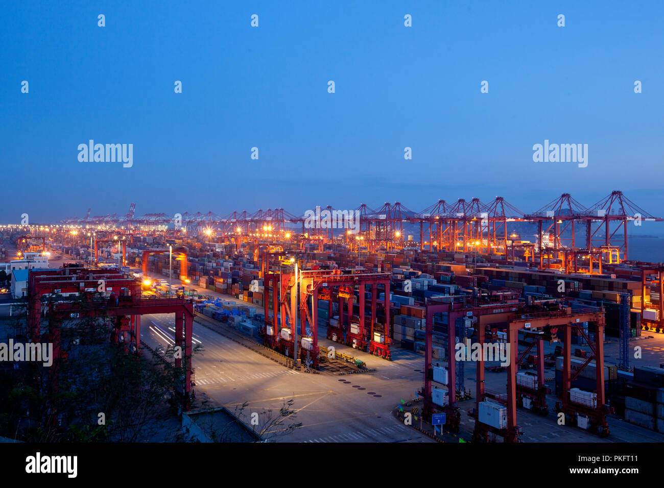 On the ocean container terminal Stock Photo - Alamy