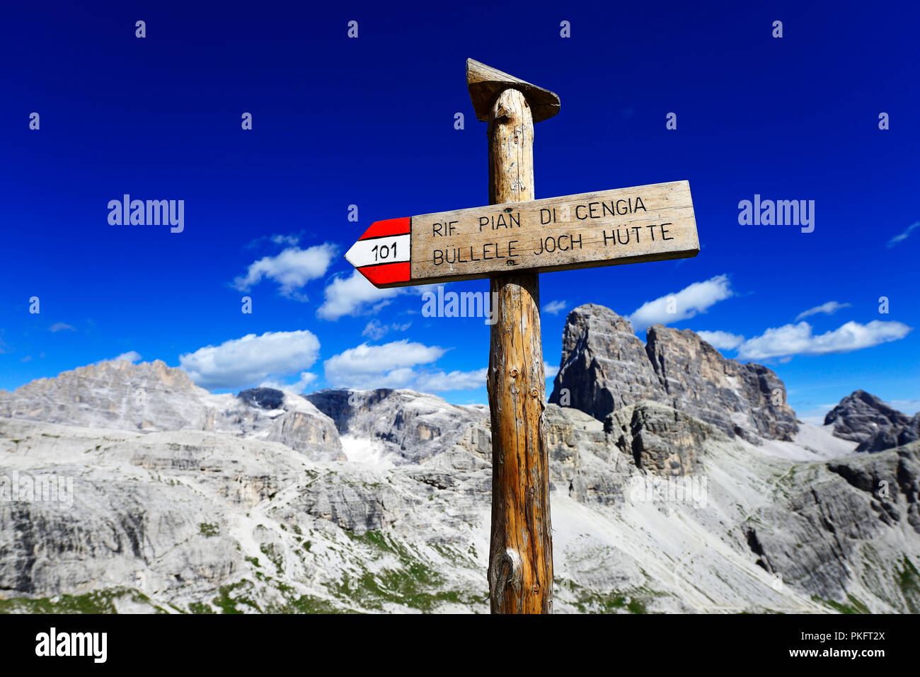 Sign, hiking trail 101 near the Büllele-Joch alpine hut, Sexten ...