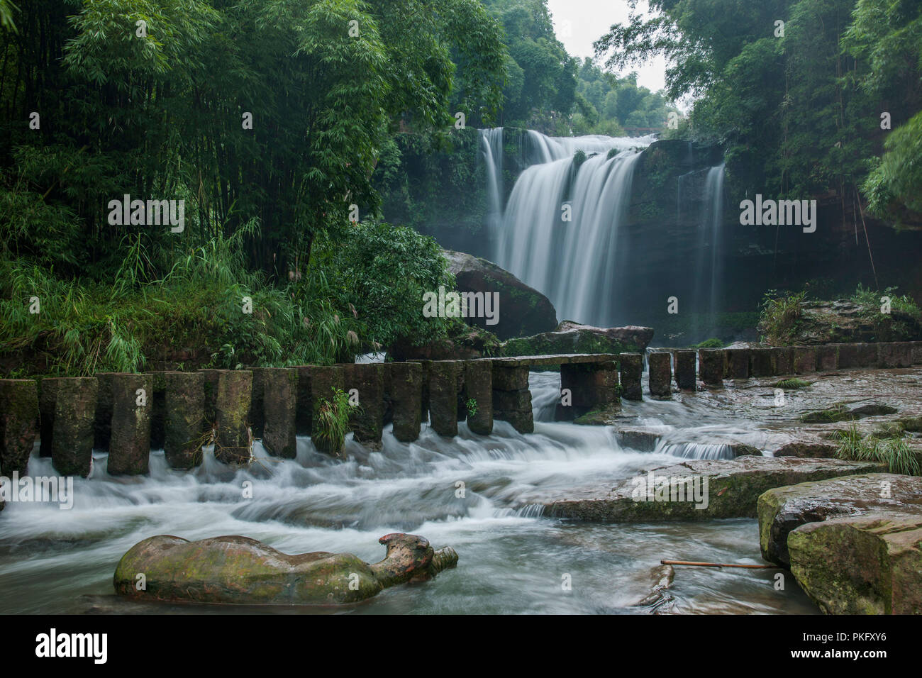 Chongqing YunYang dragon cylinder scenery Stock Photo - Alamy