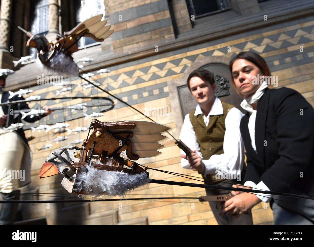 Puppet pair hi-res stock photography and images - Alamy