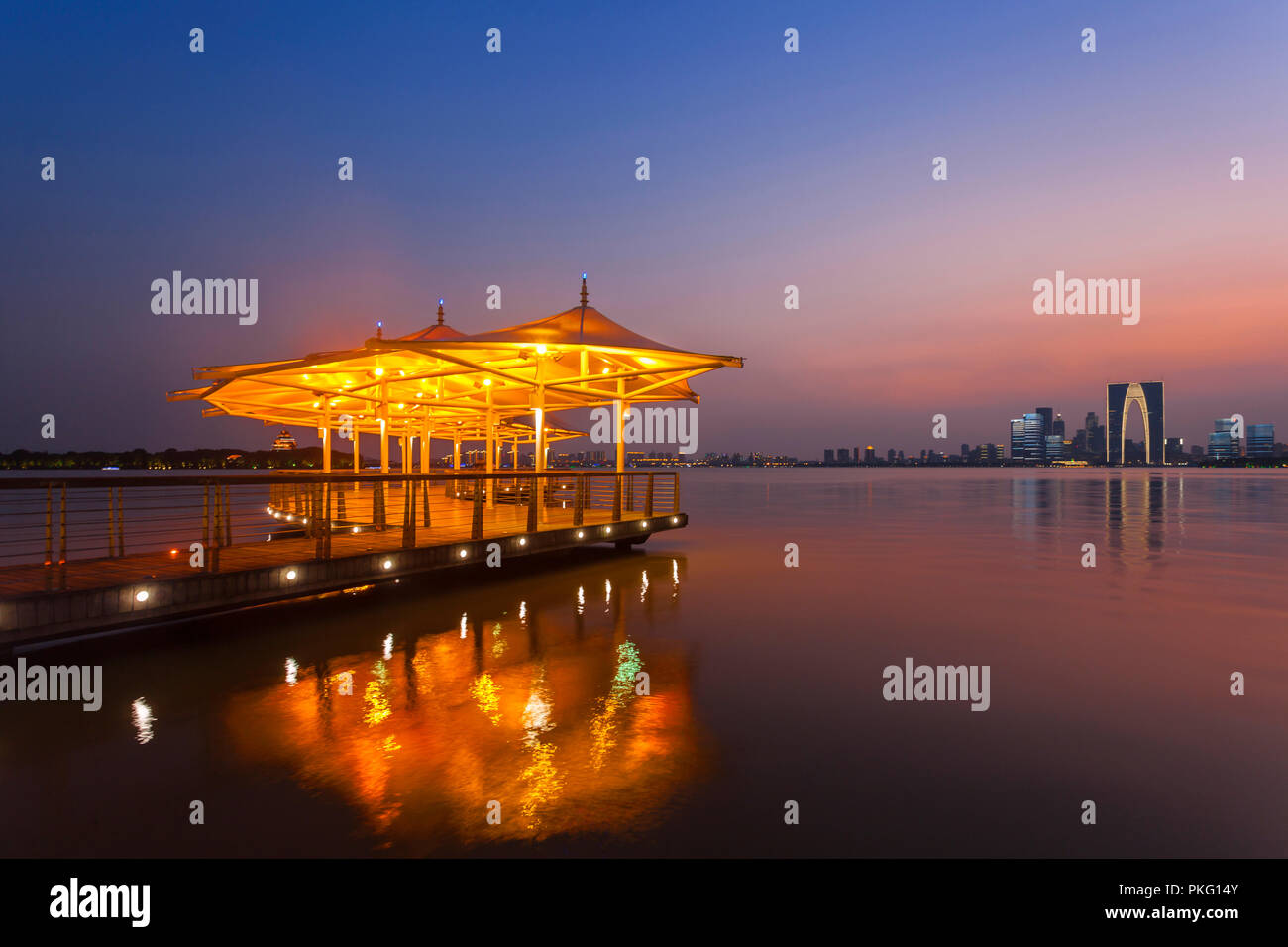 Jinji lake bridge suzhou hi-res stock photography and images - Alamy