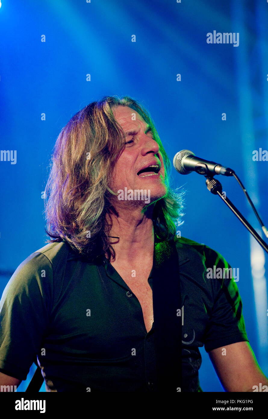 Belgian rock band The Scabs at the Radio 1 Sessies (Belgium, 12/10/2010 ...