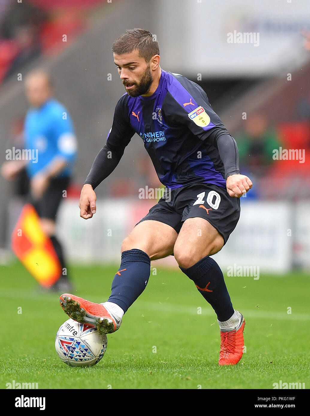 Luton Town's Elliot Lee Stock Photo - Alamy