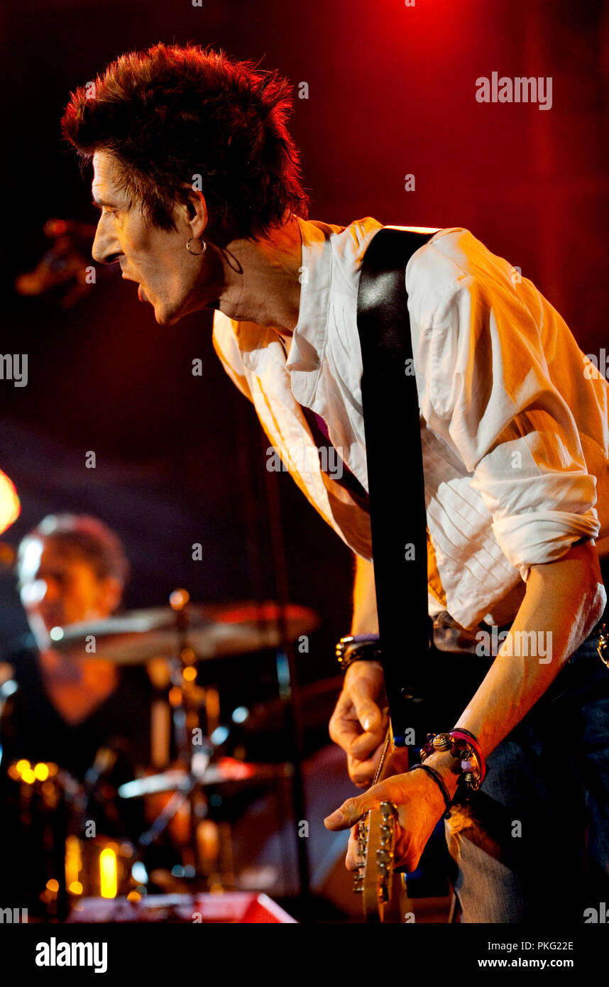 Belgian rock band The Scabs at the Radio 1 Sessies (Belgium, 12/10/2010 ...