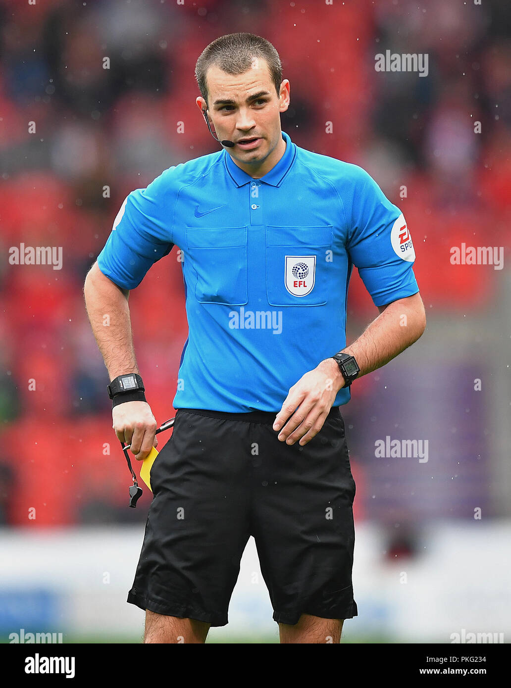 Match referee Tom Nield Stock Photo - Alamy