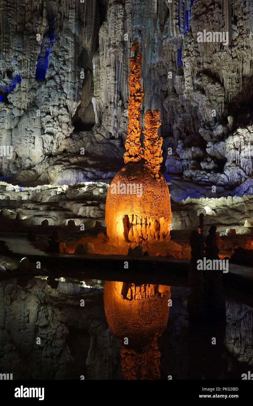 China cave guizhou province hi-res stock photography and images - Alamy
