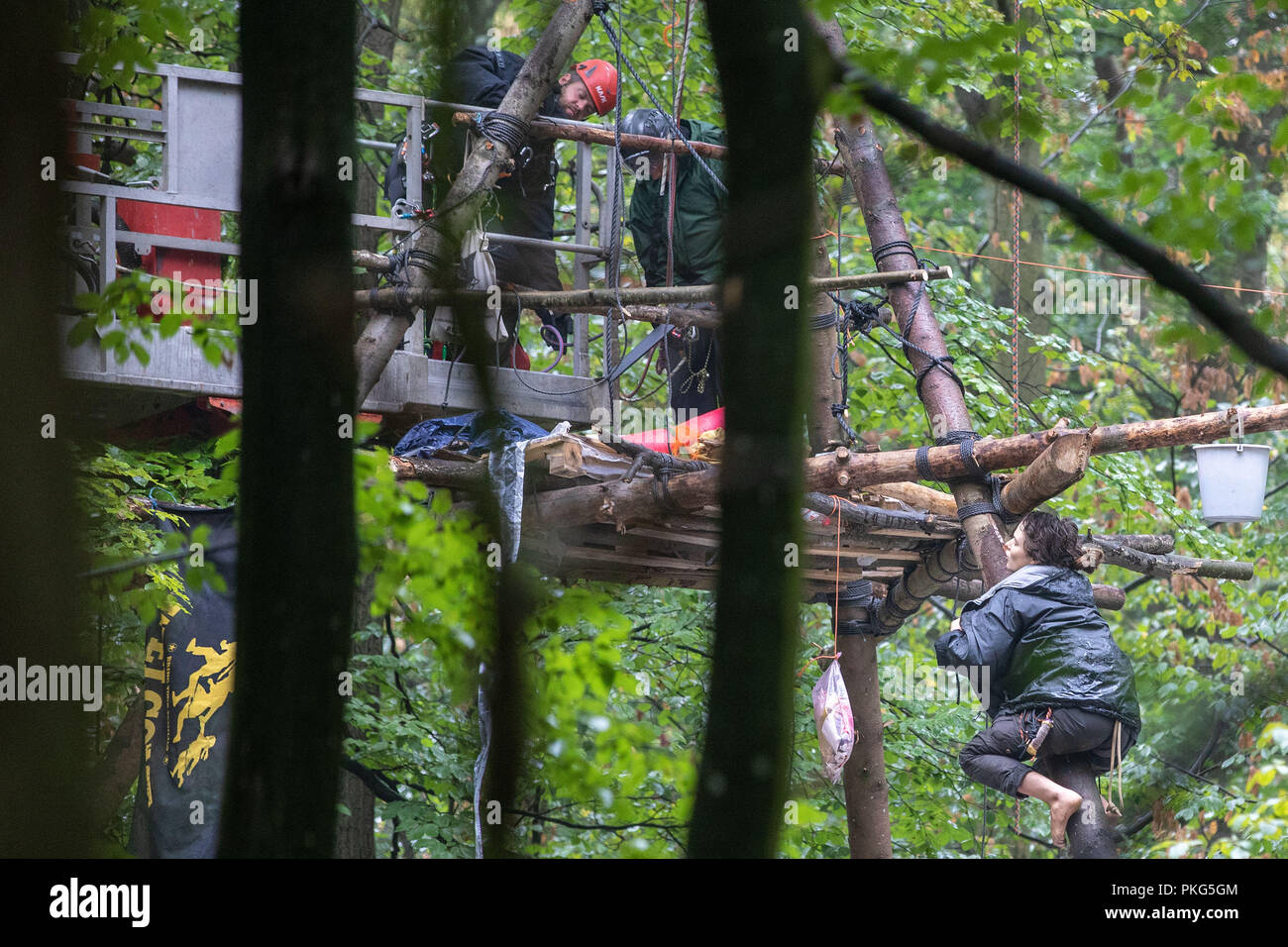 Mining scaffold hi-res stock photography and images - Alamy