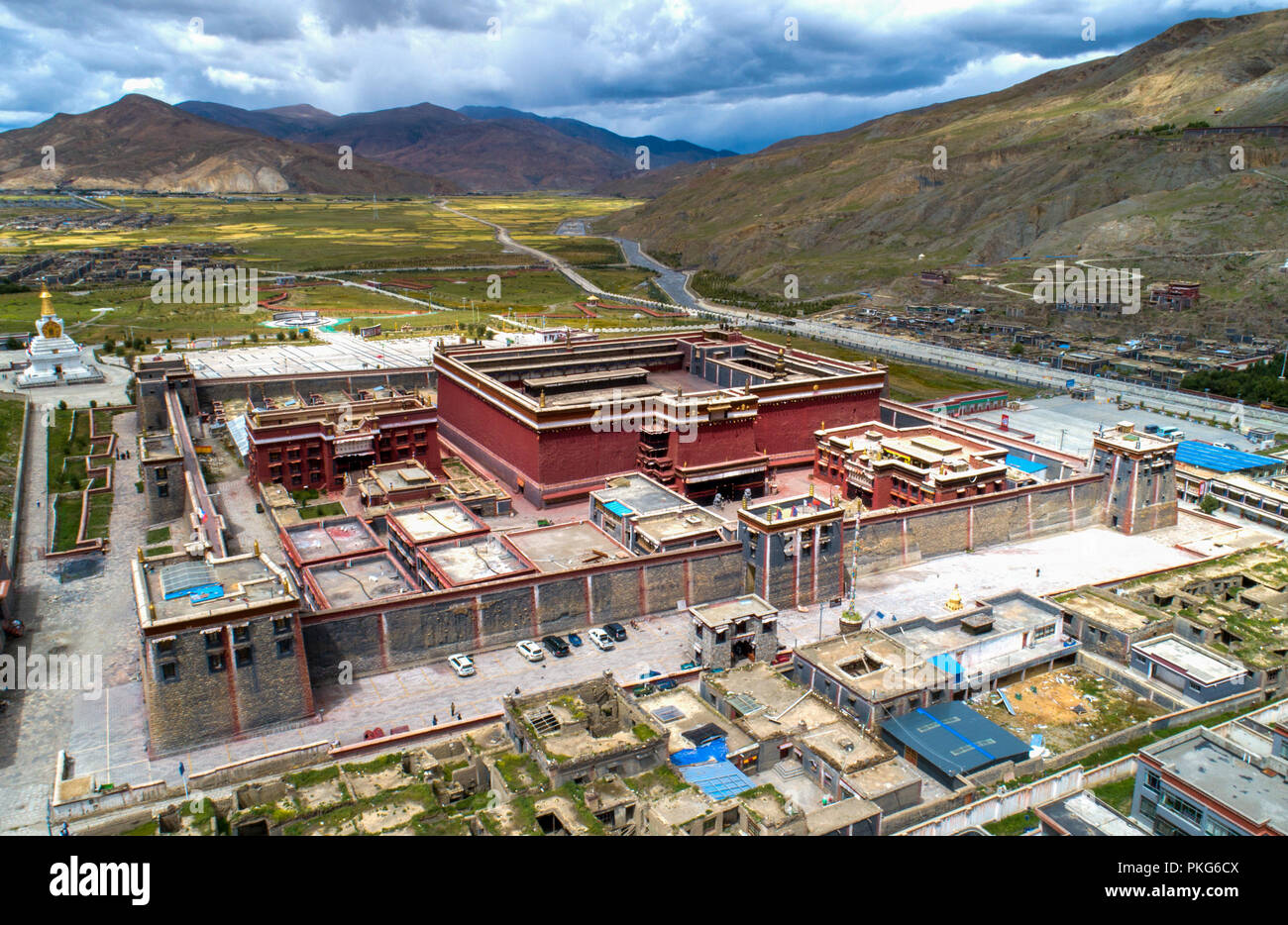 Mongolian scriptures hi-res stock photography and images - Alamy