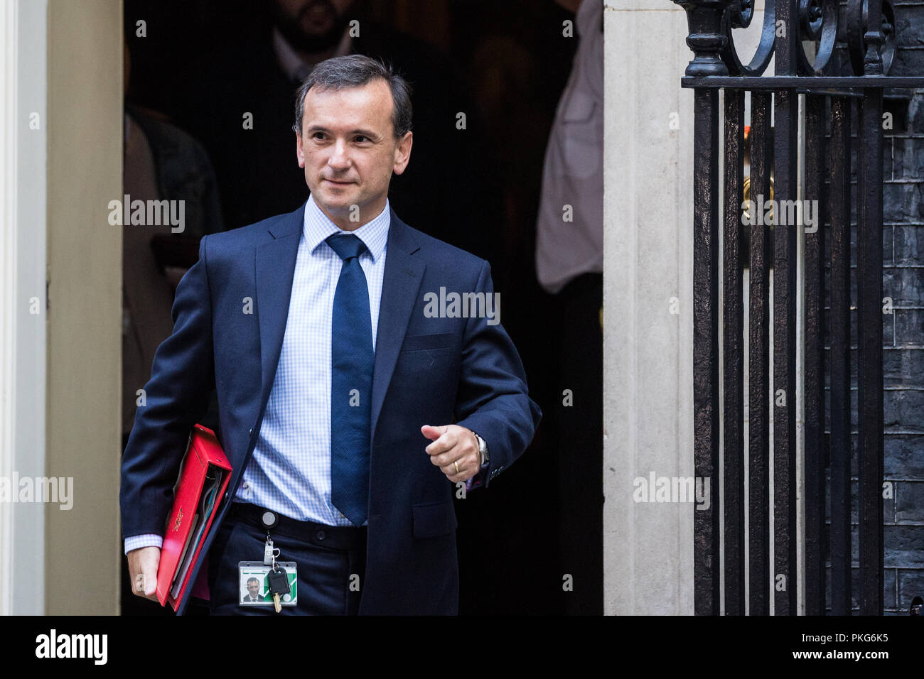 Welsh secretary alun cairns leaves hi-res stock photography and images ...