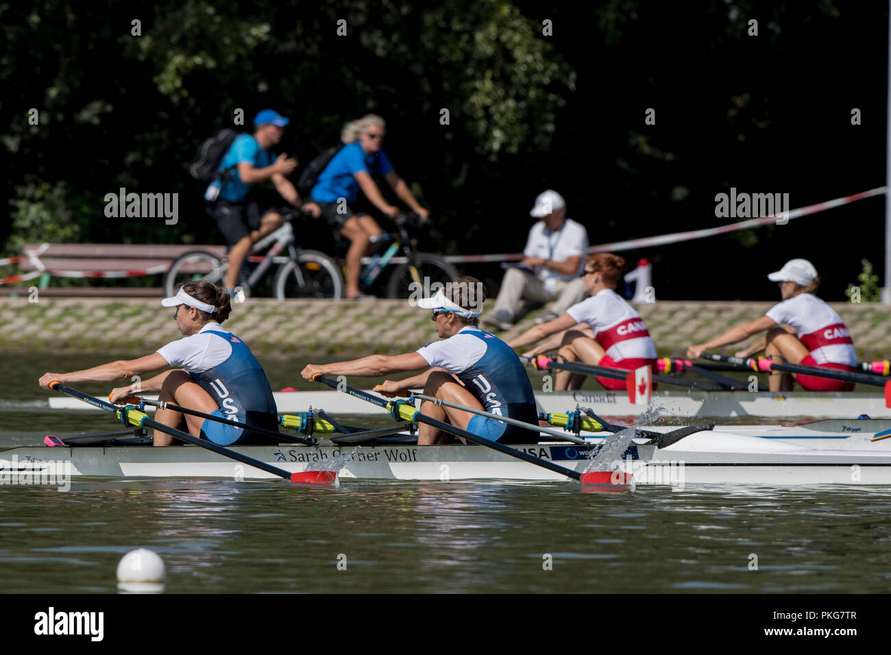 Competing in the womens double sculls hi-res stock photography and ...